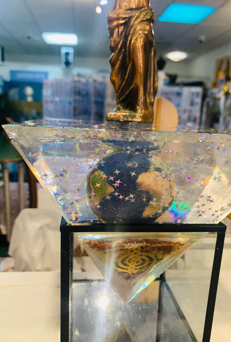 Venus Pyramid Ex-Large Orgonite 15cm – Crystal Box