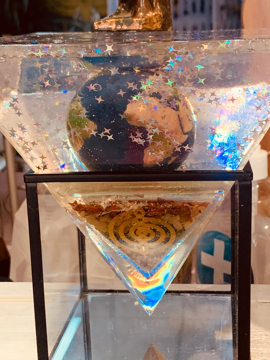 Venus Pyramid Ex-Large Orgonite 15cm – Crystal Box